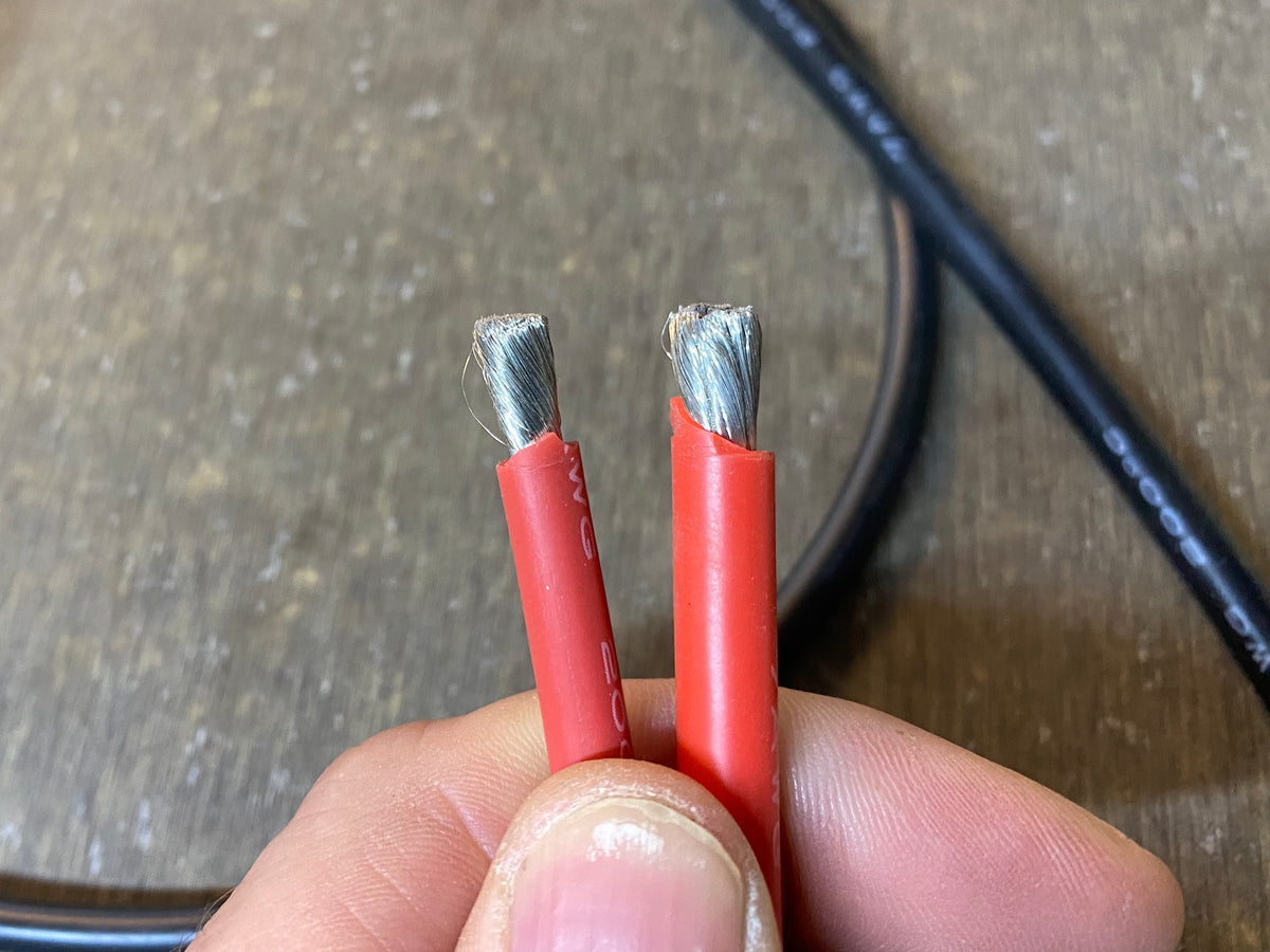 7AWG silicone wire - OVERSIZE - 1m Red and 1m Black – Scorched Parts RC